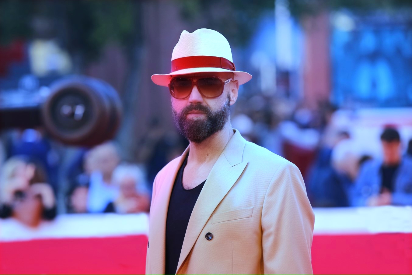 Raimondo Rossi A Visionary Artist With Startling Glance